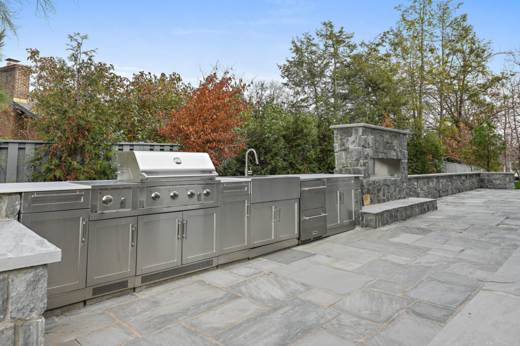 The Ultimate Outdoor Built-In Grill Guide